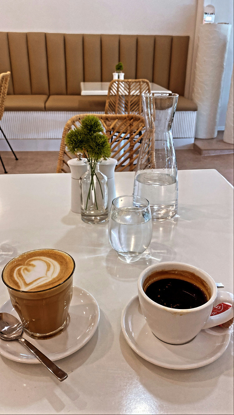 Kos Cafe & Bar - cafe in Hamilton | Via Brisbane