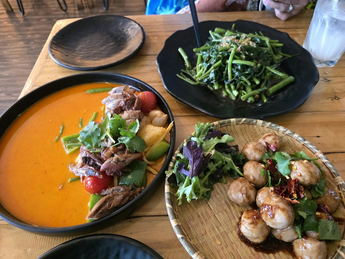 Lert Rod Thai Restaurant and Bar - restaurant in Sunnybank | Via Brisbane
