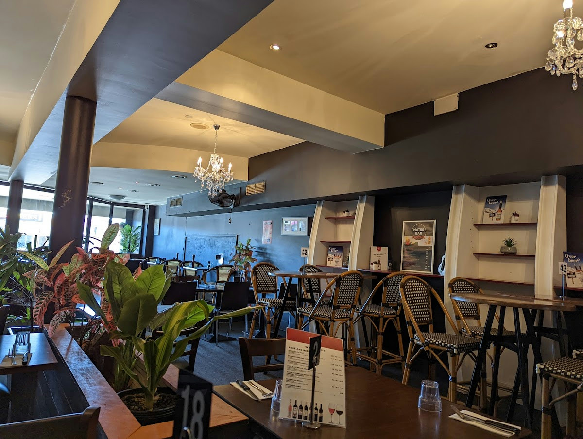 Mate’s restaurant and bar - bar in Wynnum - Via Brisbane